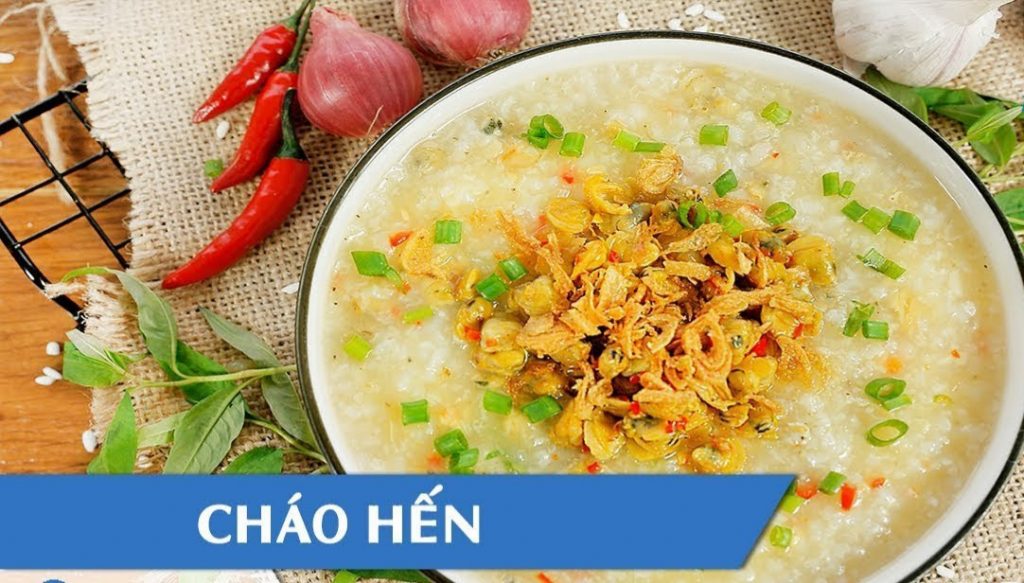 Cháo hến nóng hổi "vừa thổi vừa ăn" cho những ngày mưa - BepXua