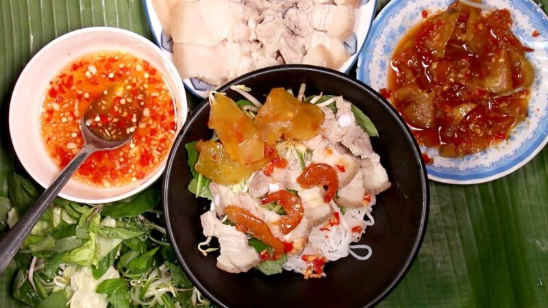 Bún thịt luộc với cách luộc thịt và làm nước mắm tỏi ớt ăn là "ghiền ...