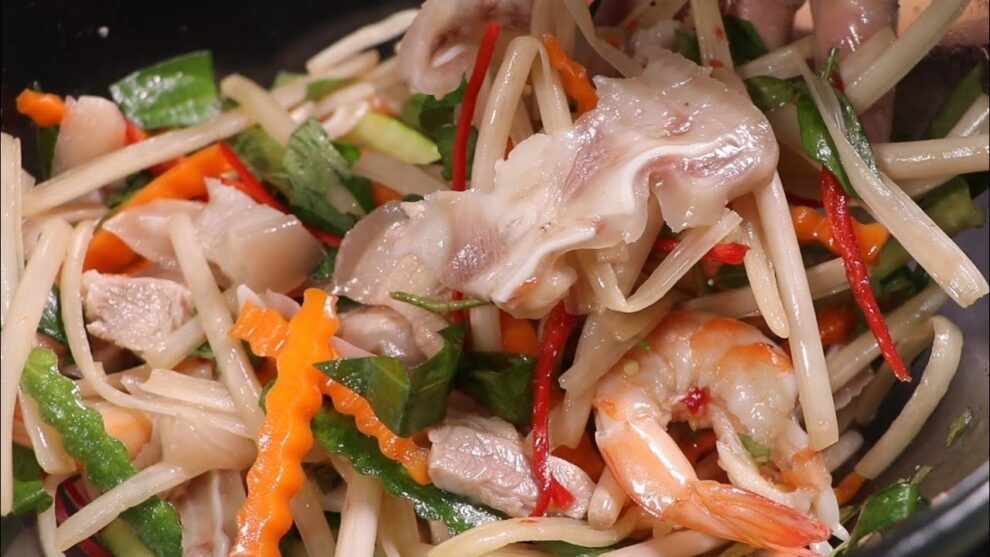 Cách làm gỏi ngó sen tai heo tôm thịt giòn ngon mê ly - BepXua